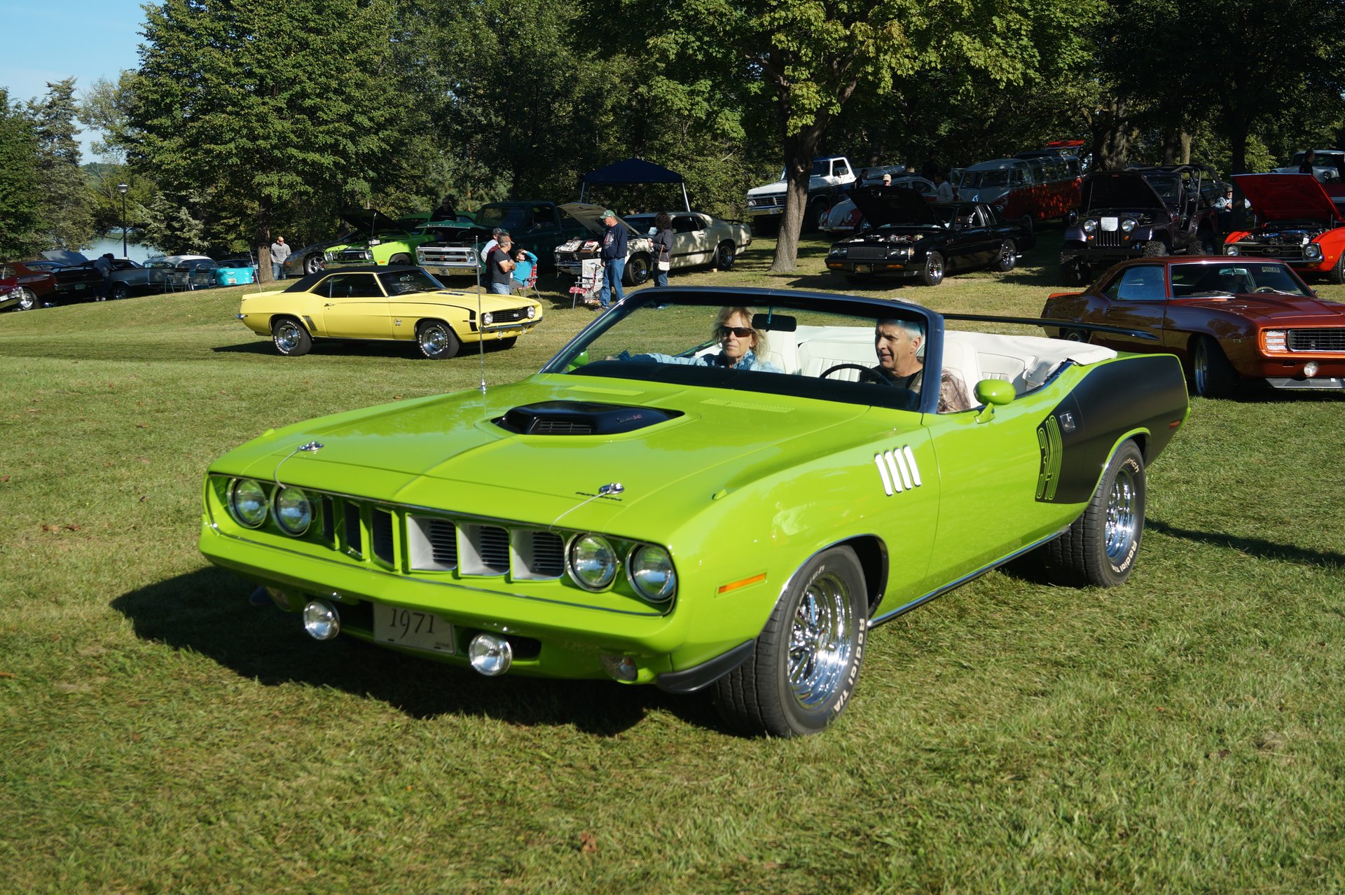 History of American Muscle Cars: Origins, Golden Age & Modern Era